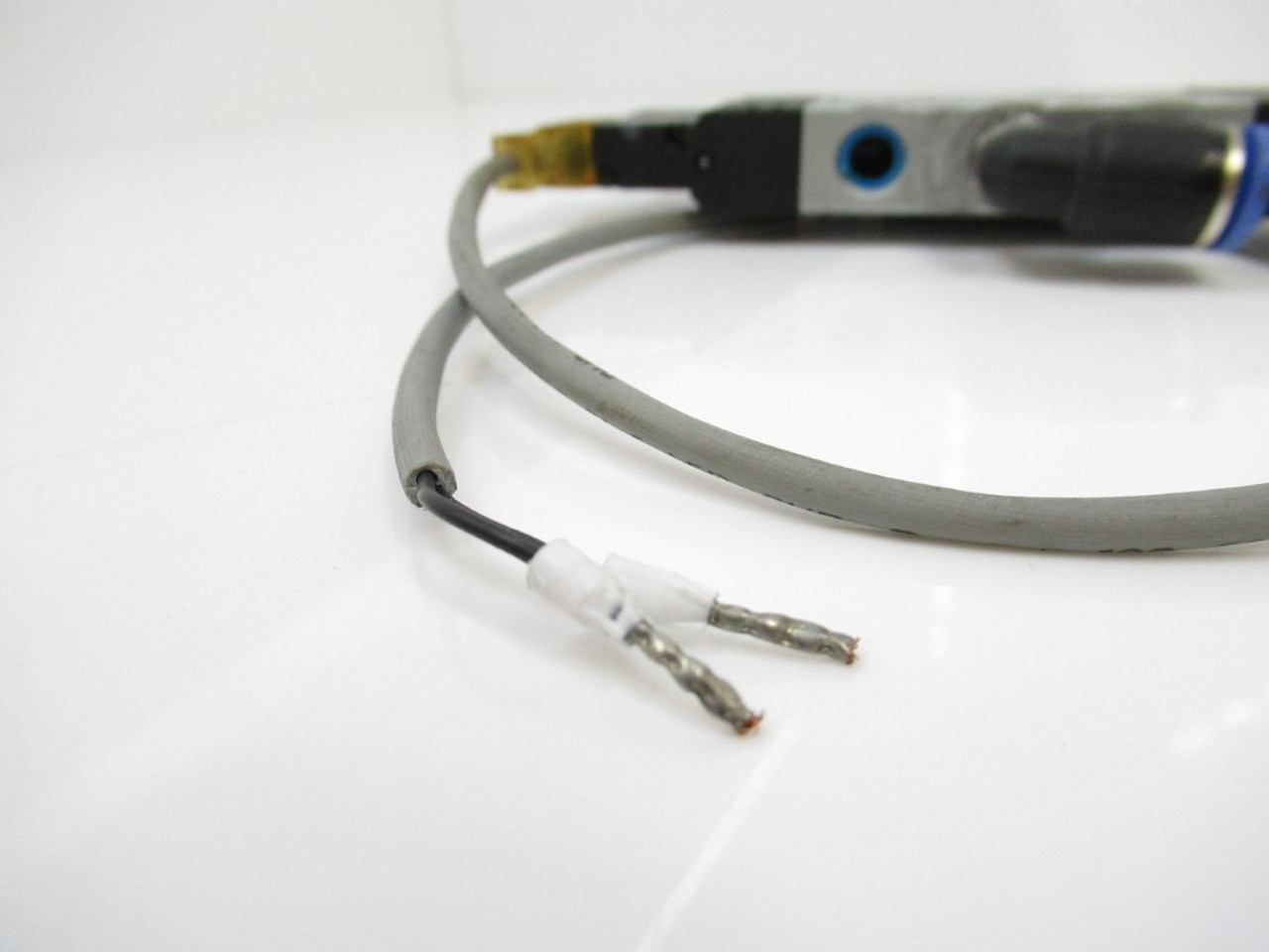 Festo CPE14-M1BH-5L-1/8 Solenoid Valve With KMYZ-9-24-5-LED-PUR-B Cable - PCM SURPLUS WORLD